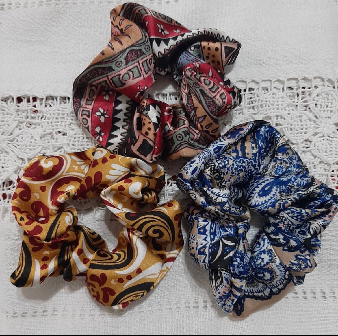 Scrunchies y Totes - Magic Shop